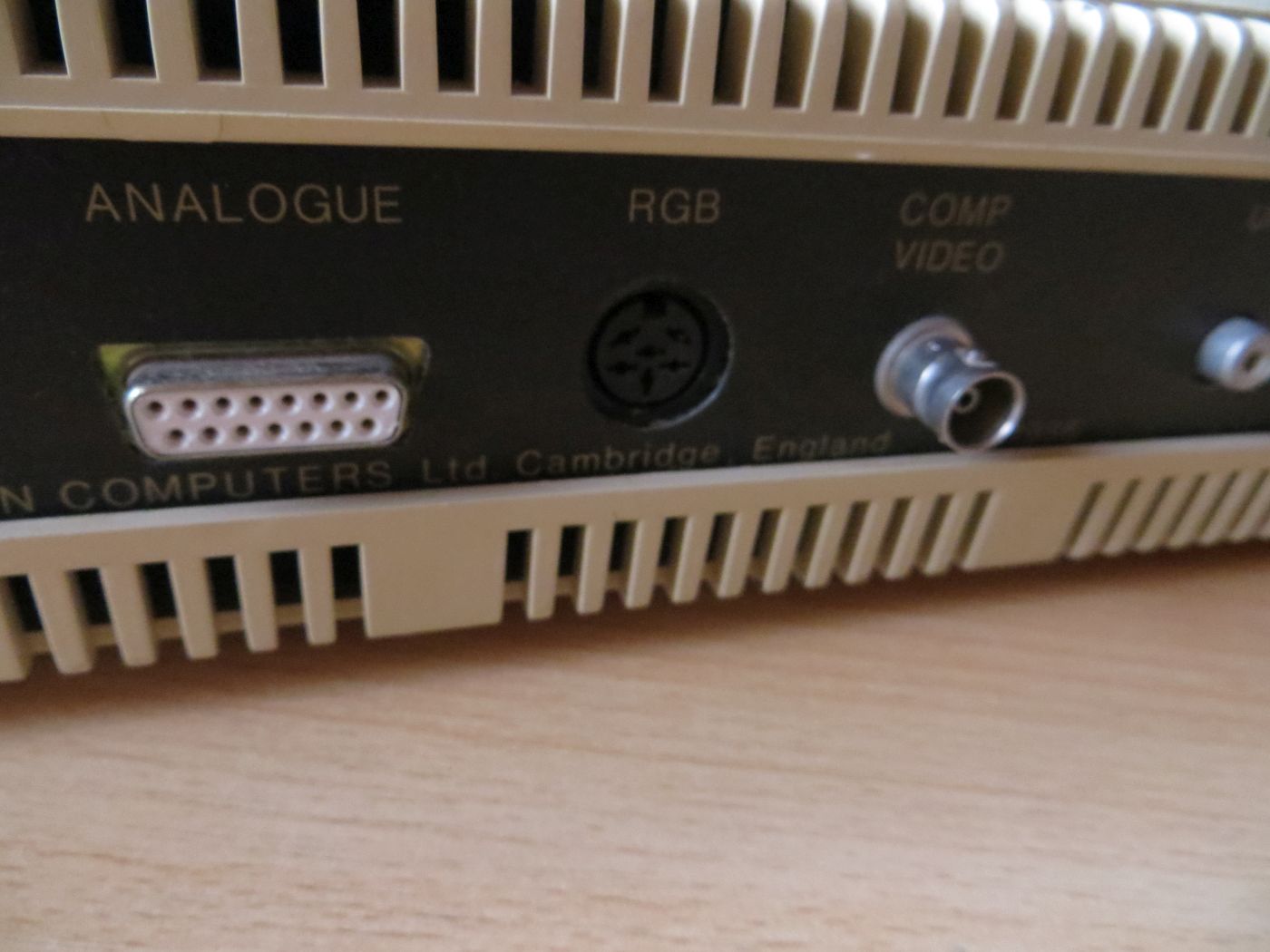 BBC Master 128 – Anschlüsse Analogue_RGB_Comp Video – Jungsis Corner