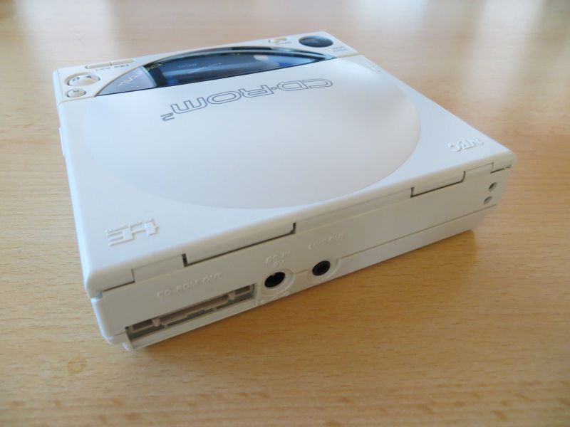PC-Engine CD-ROM 2 – von hinten links – Jungsis Corner